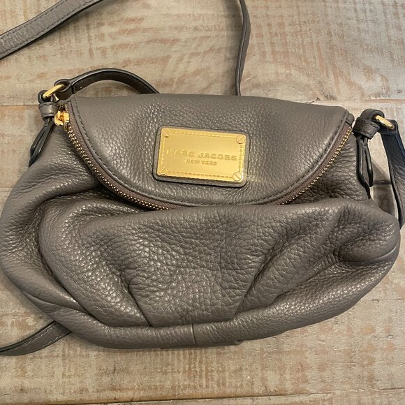 Marc Jacobs | Bags | Marc Jacobs Small Gray Crossbody Like New Spacious ...